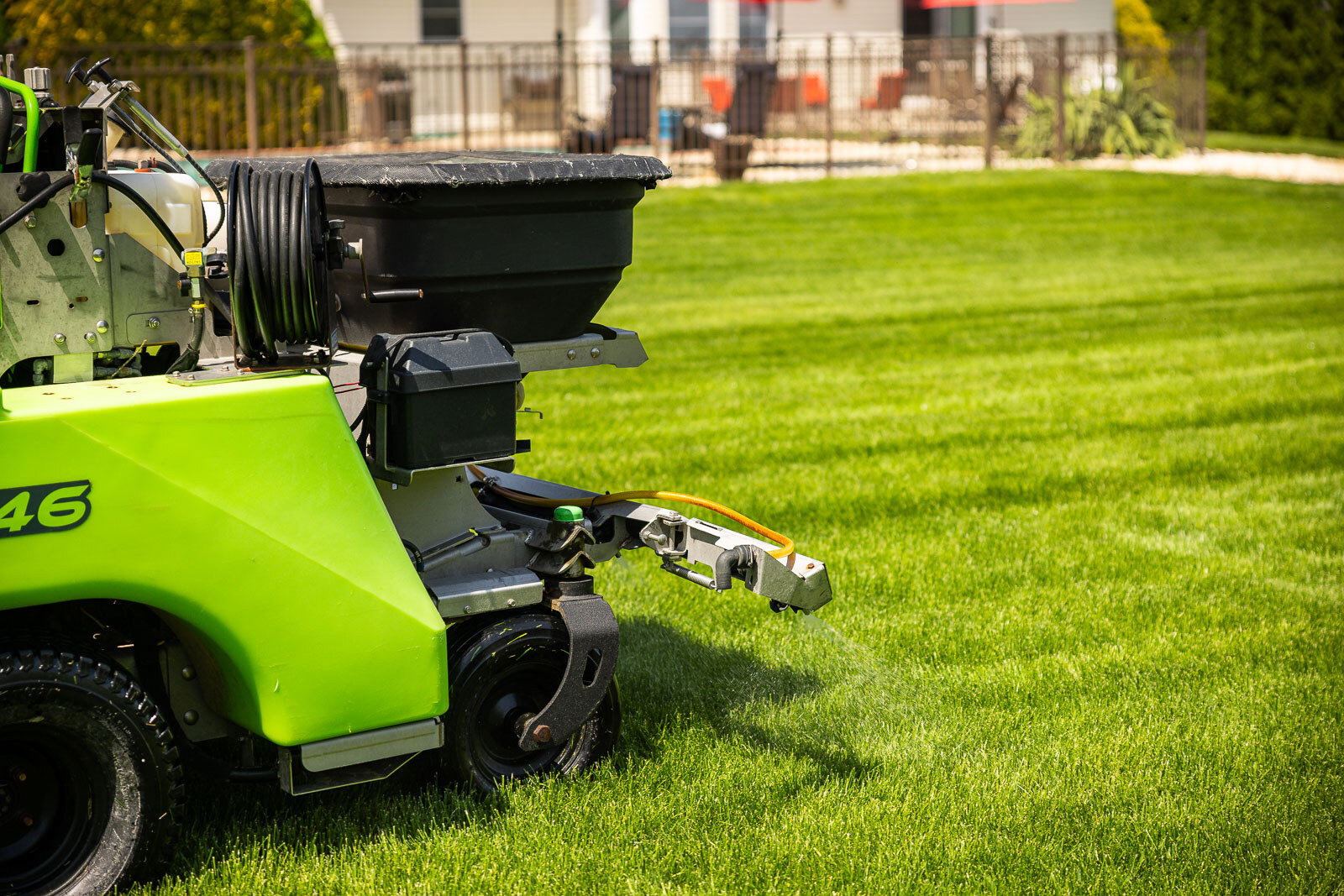 DIY vs Professional Lawn Care: Which is Right for Your Yard?